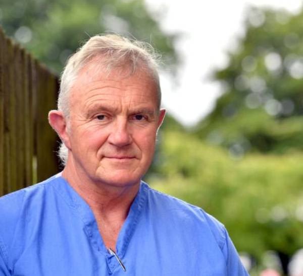 Mr. Chris Wilson - Orthopaedic & Knee Surgeon Cardiff