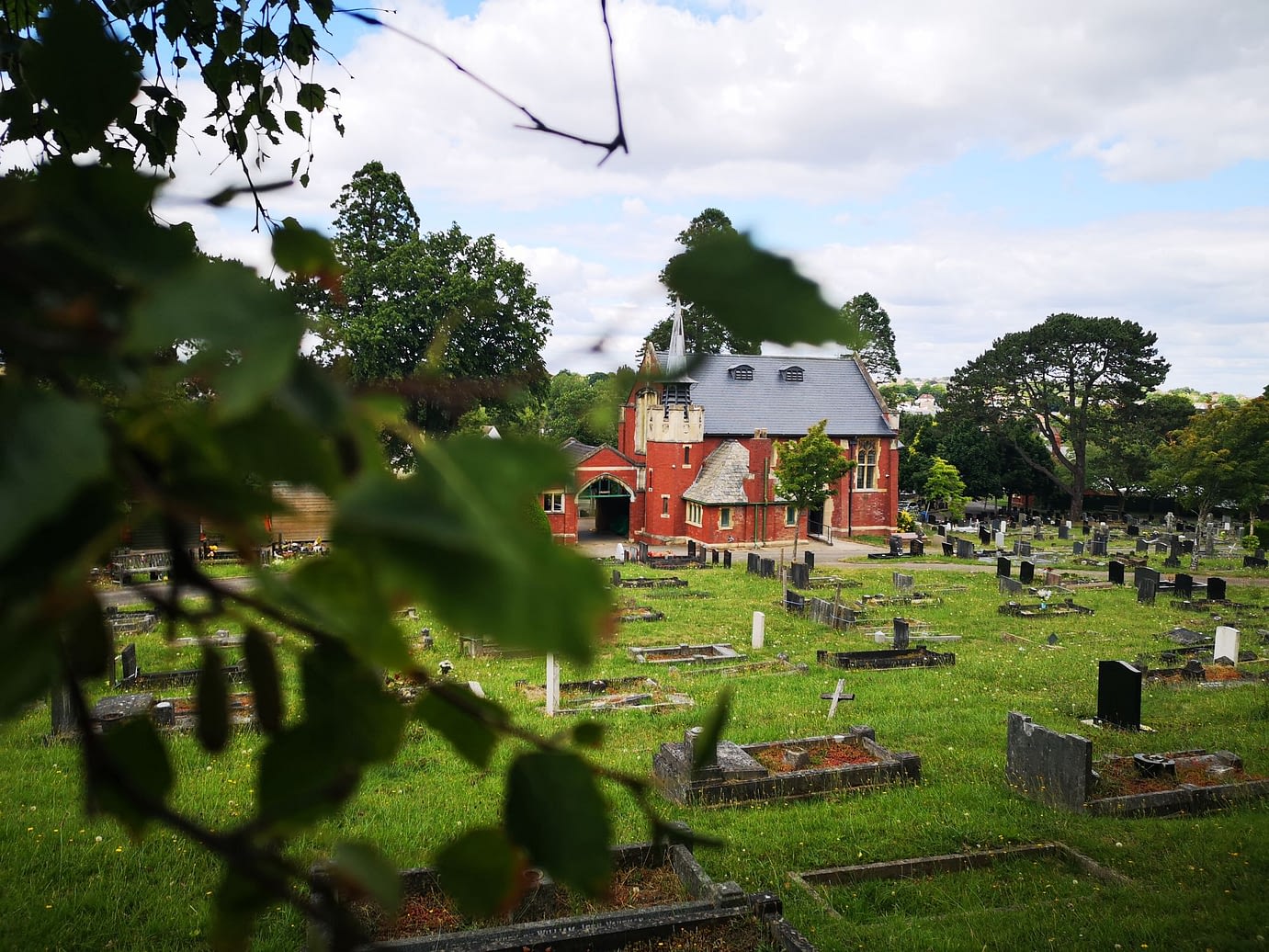 Limited Vehicle Access to Cemetery. - penarthtowncouncil.gov.uk