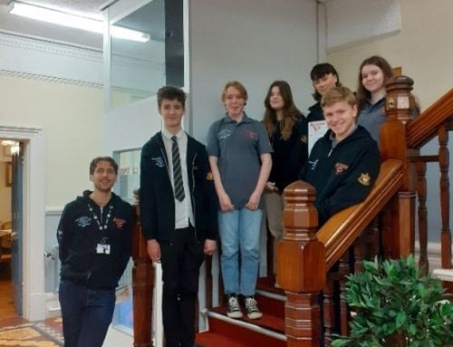 PYA Donate Food Box To Tabernacle:Penarth - penarthtowncouncil.gov.uk