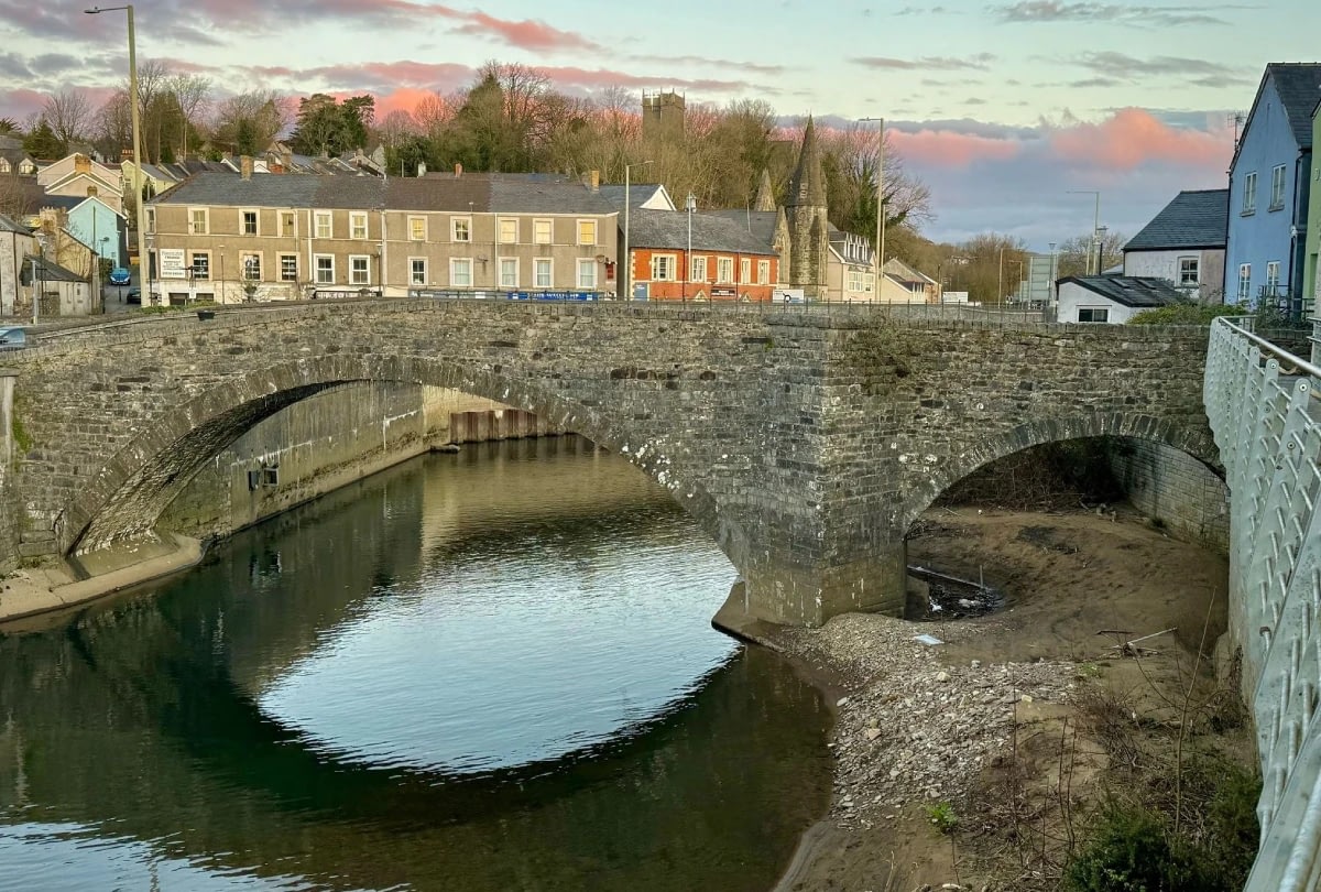 Community Art Competition – Join Us in Celebrating 600 Years of the Old Stone Bridge - Bridgend ...